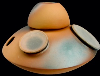 Percussion Udu drum et sculpture musicale